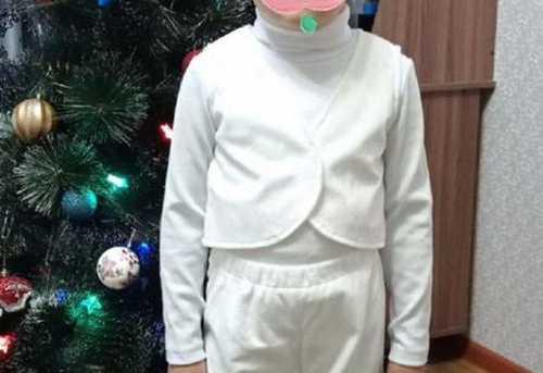 Новогодний костюм для мальчика 110 белого медведя