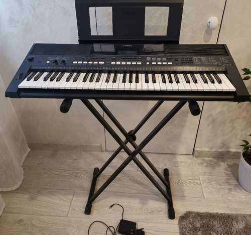 Синтезатор Yamaha PSR-E433