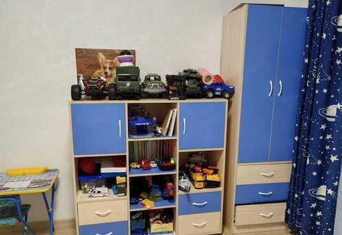 Детская мебель (шкафы и стеллаж)