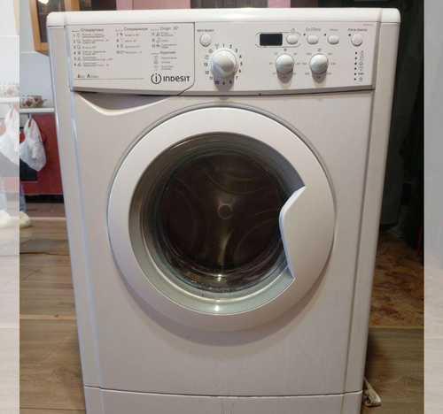 Стиральная машина бу Indesit iwsd 6105