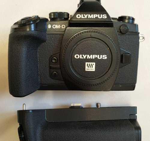 Olympus OM-D E-M1 body   HLD-7