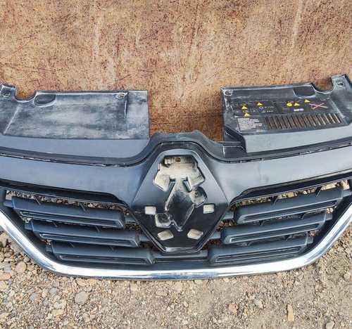 Решетка радиатора Renault logan 2 рестайлинг 18-22