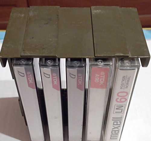 Аудиокассеты 5 шт.   подставка (бу)