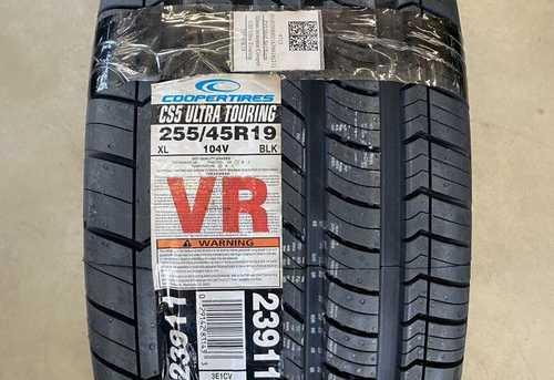 Cooper CS5 Ultra Touring 255/45 R19 104V
