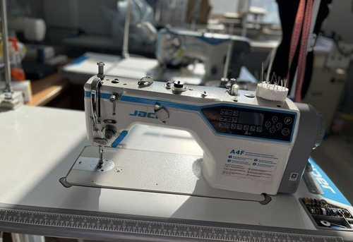 Швейная машина Jack f 4