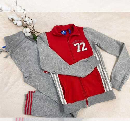 Костюм adidas женский 44 р