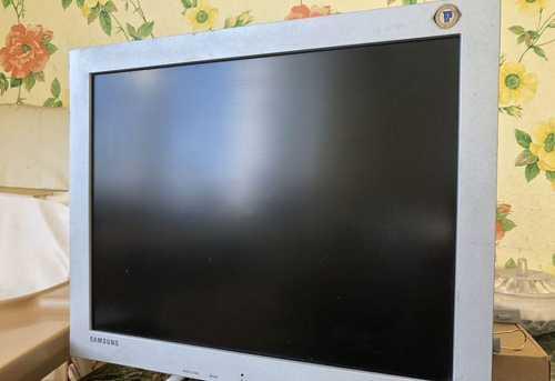 Монитор Samsung SynsMaster 152v