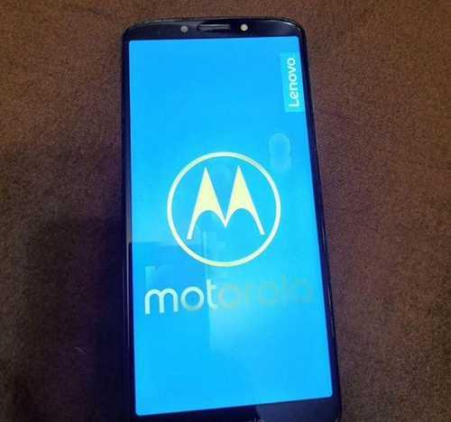 Motorola Moto E5 Plus, 3/32 ГБ