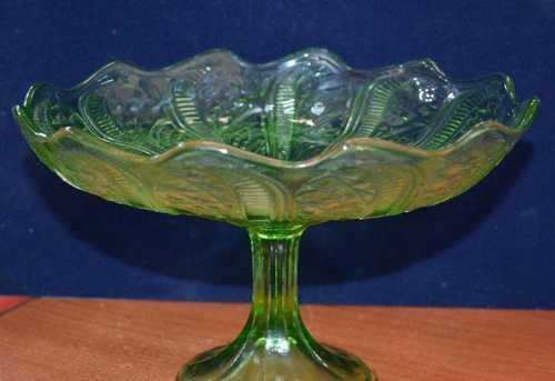 Стеклянная ваза- фруктовница (зеленое рифленое ст
