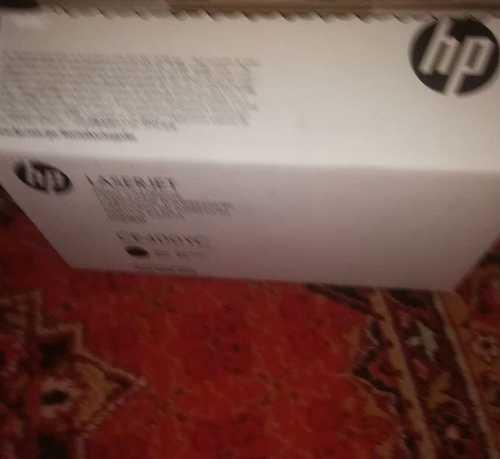 Картридж HP CE400YC черный новый вскрыта коробка