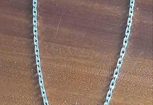 Серебряная цепь с подвеской