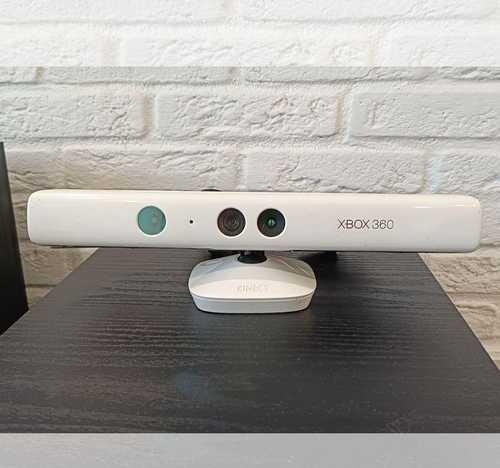 Кинект белый xbox 360 /неисправный
