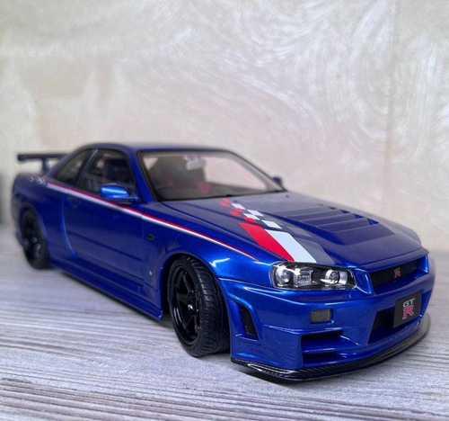 Nissan skyline GTR 34 Motorhelix 1/18