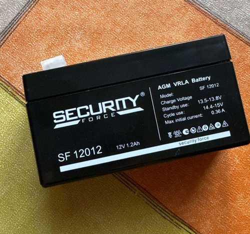 Универсальный аккумулятор Security Force SF 12012