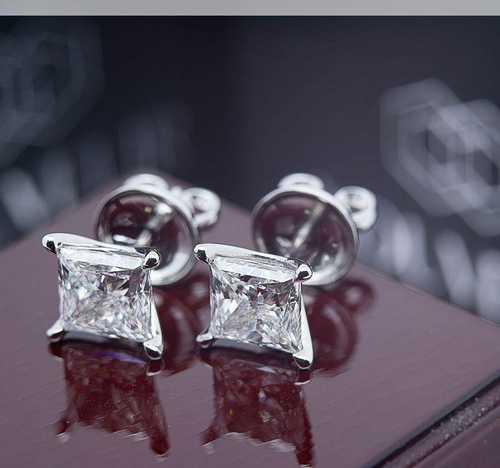 Серьги золотые с бриллиантами 0,6 ct