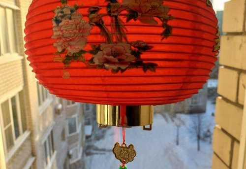 Красный китайский фонарик из шёлка