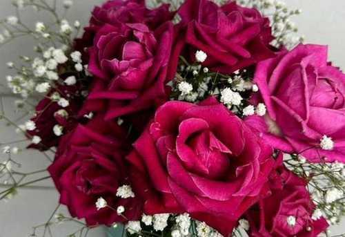 Цветочный букет из розы с гипсофилой доставка