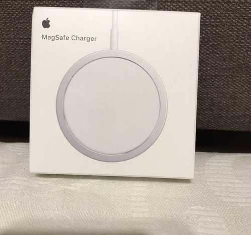 Беспроводная зарядка Apple MagSafe Charger