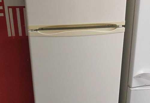 Двухкамерный холодильник Indesit