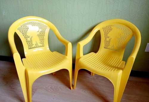 Новый набор из 2 жёлтых стульев