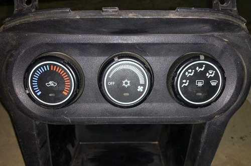 Панель центральной консоли Mitsubishi Lancer 10