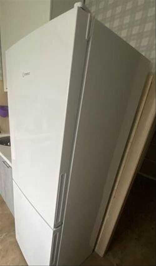 Холодильник Indesit ITR 4160w