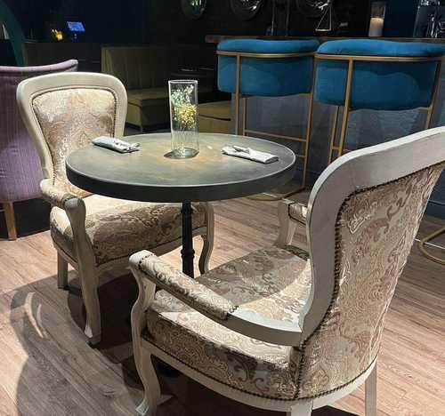 Антикварный стул