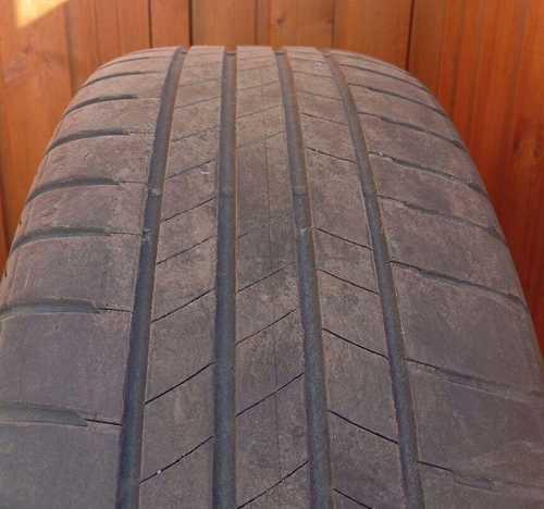 Bridgestone Turanza T005 215/55 R17