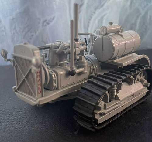 Модель трактора Сталинец-60, в масштабе 1:43