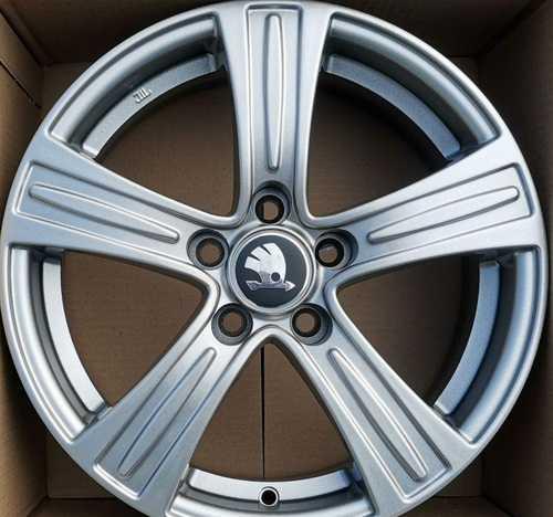 Skoda Rapid, VW Polo R15 новые