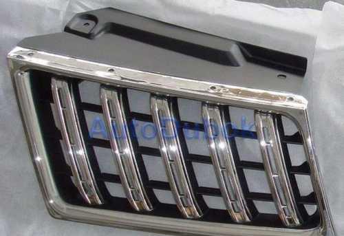 Решетка радиатора левая на Mitsubishi Pajero Sport