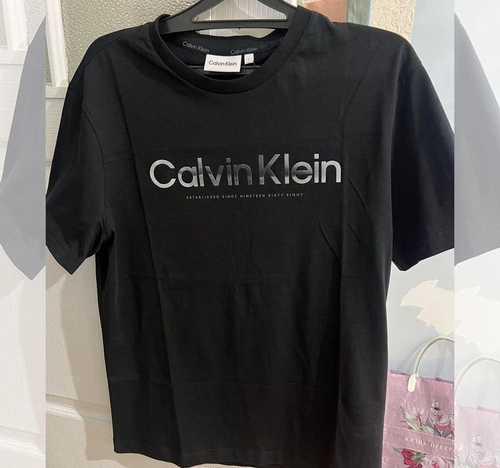 Calvin klein футболка