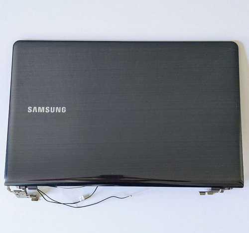 Крышка матрицы Samsung NP350 NP355 NP355V5C