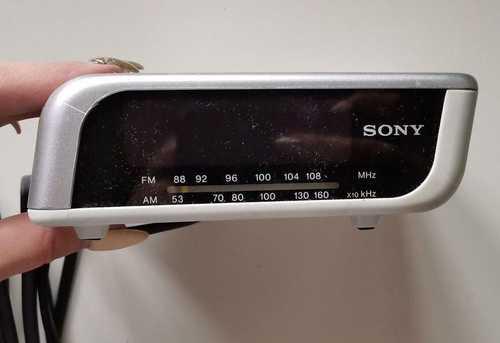 Радиоприемник Sony/будильник/часы