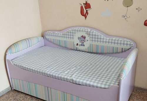 Кровать для девочки с бортиком