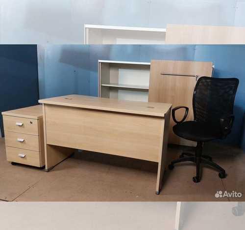 Комплект мебели для офиса стол тумба шкаф