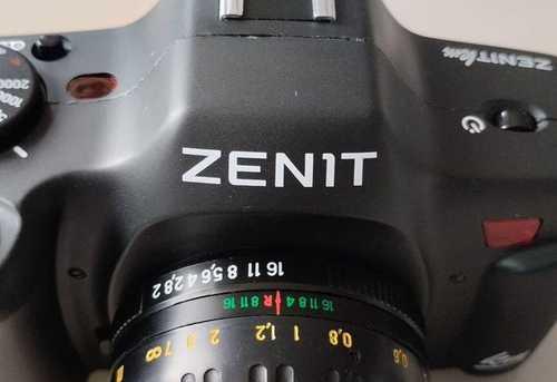 Зеркальный фотоаппарат zenit-KM