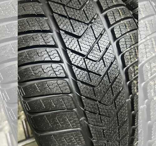 Pirelli Winter Sottozero 3 245/40 R19 и 275/35 R19 V