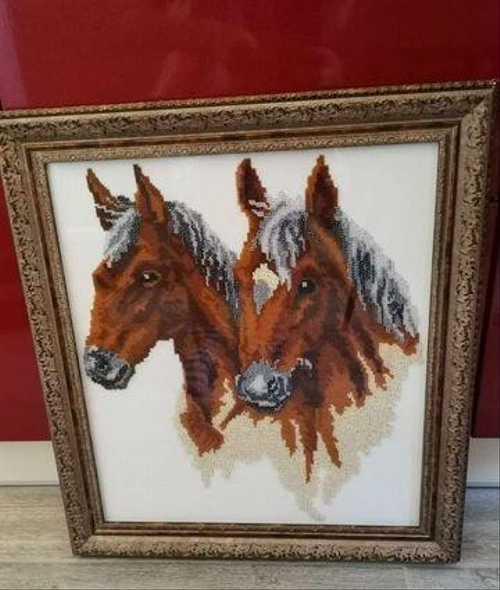 Картина из бисера лошади