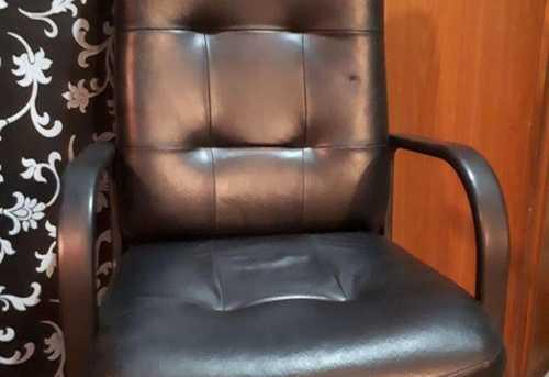 Офисное кресло руководителя кожаное