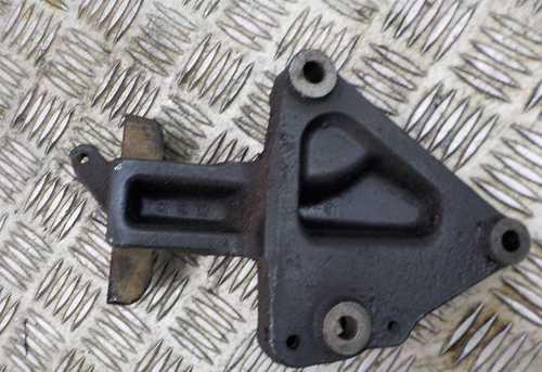 Кронштейн на Chevrolet Captiva 92067381
