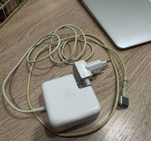 Зарядка на macbook magsafe 2