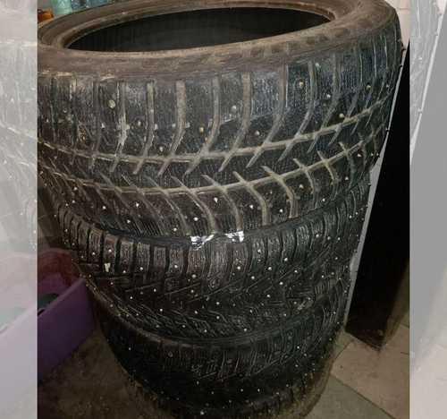 Bridgestone Ice Cruiser 5000 235/45 R17 29T