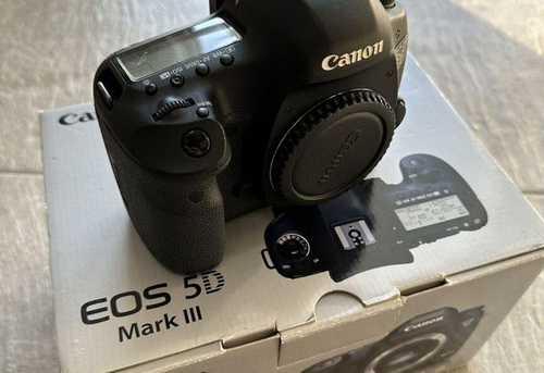 Зеркальный фотоаппарат Canon 5D mark 3