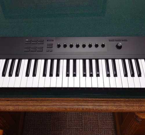 Midi-клавиатура Komplete Kontrol A61