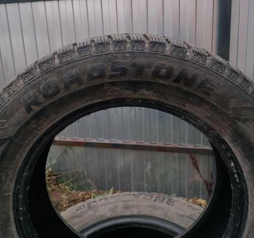 Roadstone Winguard WinSpike SUV 225/65 R17