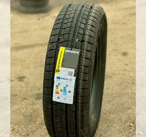 Roadmarch Snowrover 868 235/45 R18 127T