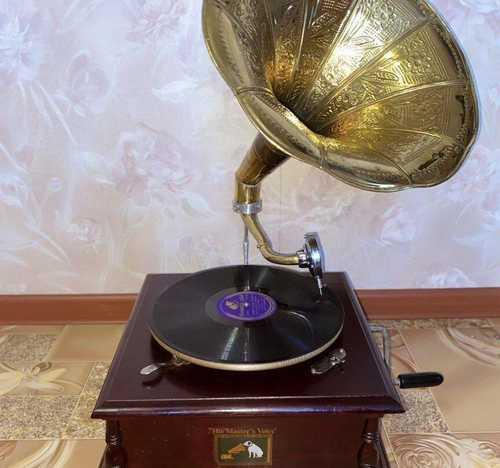 Граммофон деревянный "His Master's Voice'