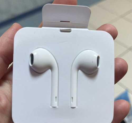 Наушники apple earpods с разъемом lightning