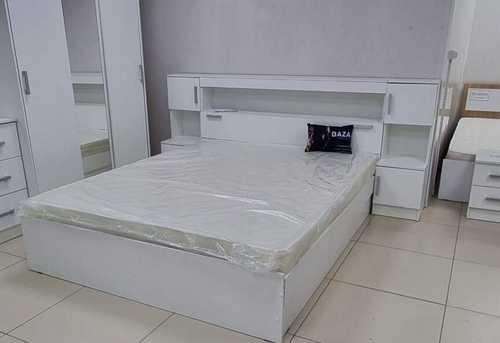 Кровать двуспальная белая с тумбами